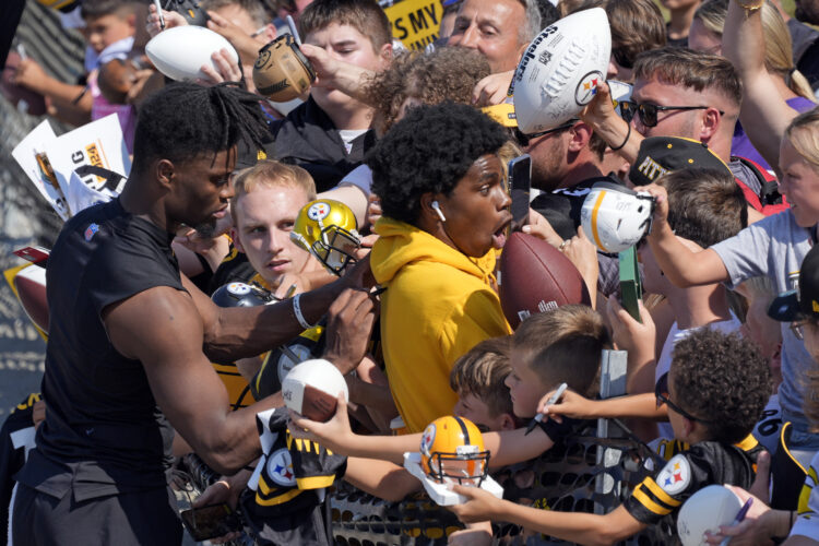 Receiver hoping to step into leadership role this year | News, Sports ...